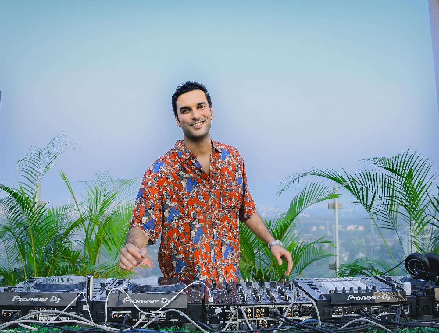 Book Top DJ Artist for Wedding Entertainment