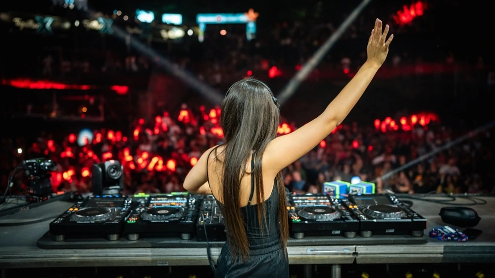 Top 10 Female DJs for Events, Weddings & College Fests